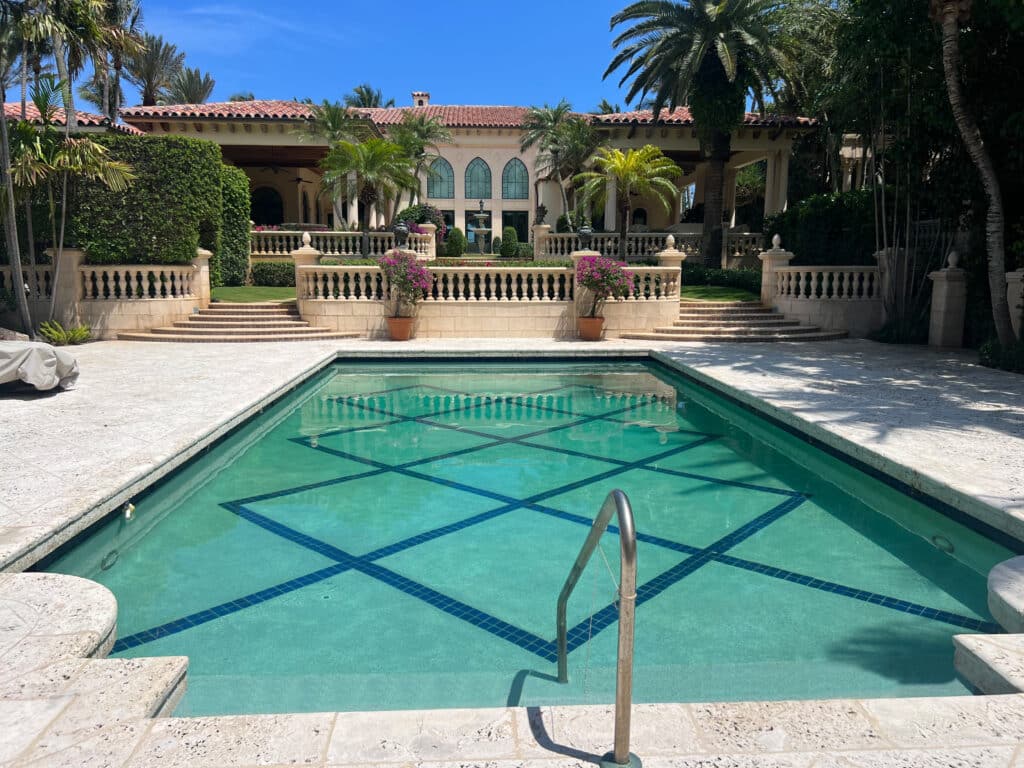 About Us | Finn’s Pool Services